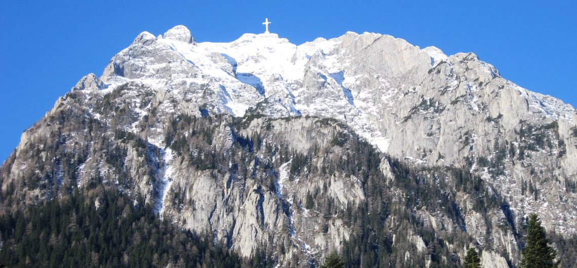 Un reper istoric, spiritual și turistic românesc: CRUCEA EROILOR ROMÂNI ...